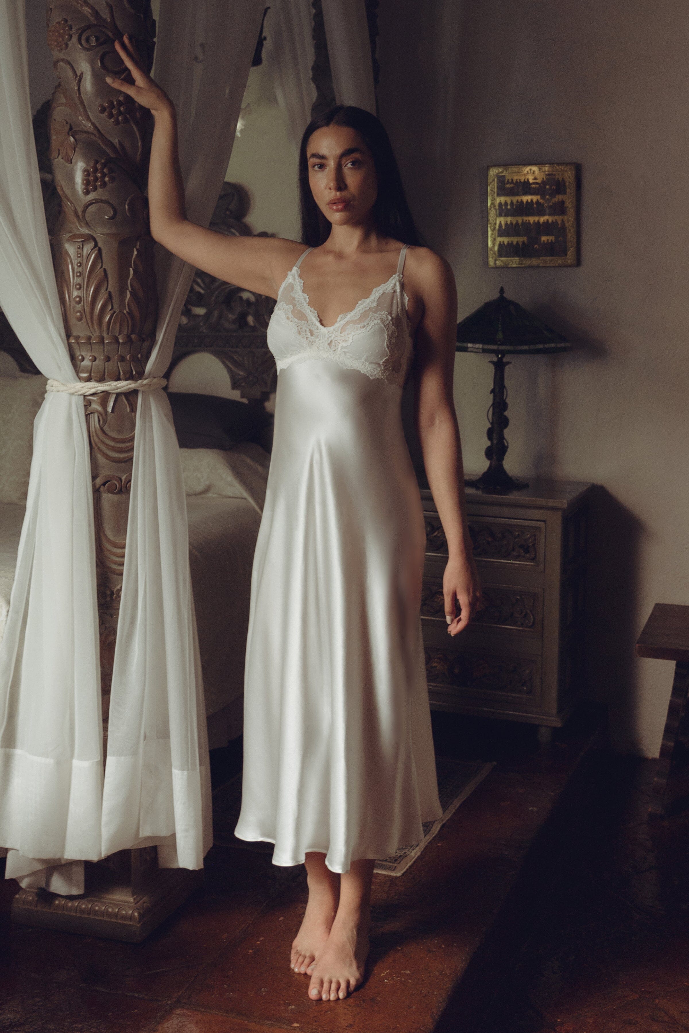 Anya Beautiful Bust Support Ivory Silk Gown - NK IMODE